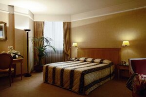 Shg Hotel De La Ville (Viale Verona No:12, Dueville), otel  Vicenza'dan