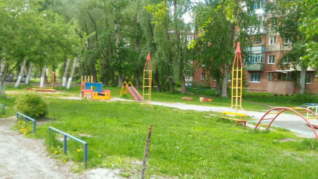 Oyun alanı Playground, Omsk, foto