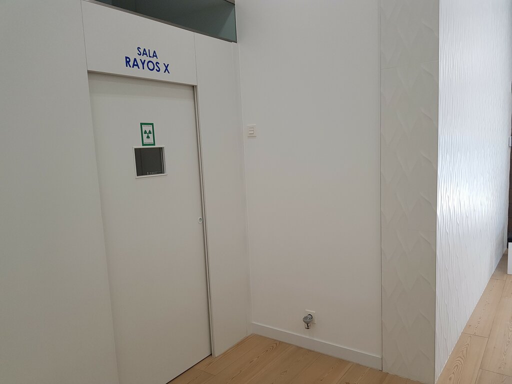 Özel ağız ve diş sağlığı klinikleri ve muayenehaneleri Abad Clínica y Laboratorio Dental, Burgos, foto