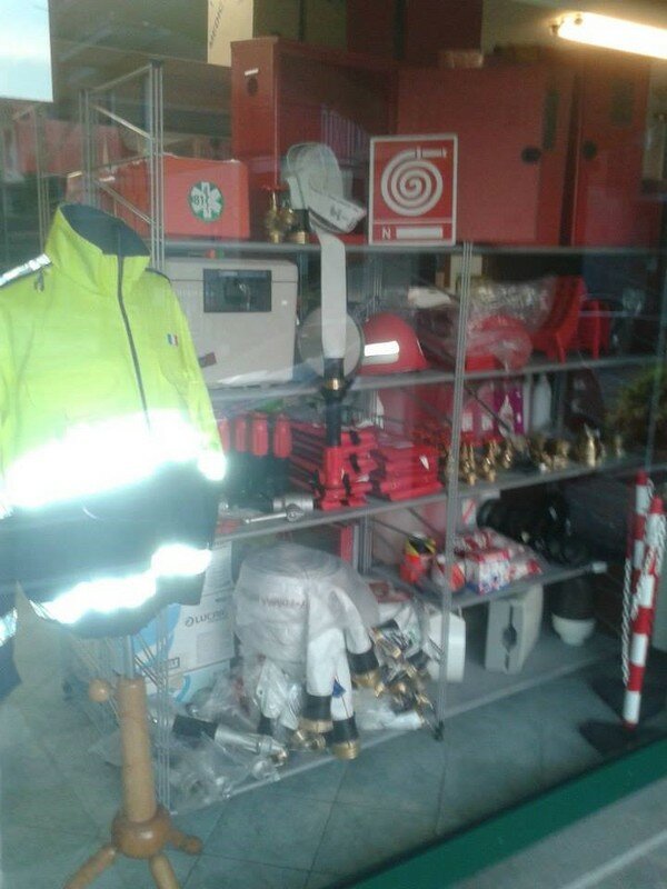 Giyim mağazası Alba Fire, Piyemonte, foto