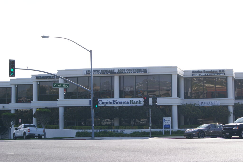 Plastik cerrahi klinikleri Dr. Siamak Agha, Facs, Newport Beach, foto