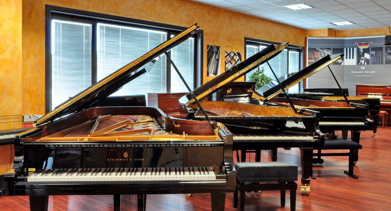 Müzik enstrumanların tamiri Serazio Pianoforti, Piyemonte, foto