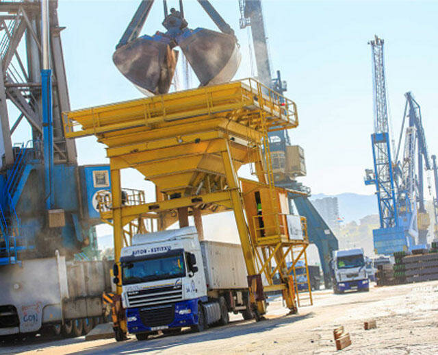 Toplu taşıma yönetimi ve bakımı Cooperativa De Transportes Del Puerto De Pasajes, San Sebastian, foto