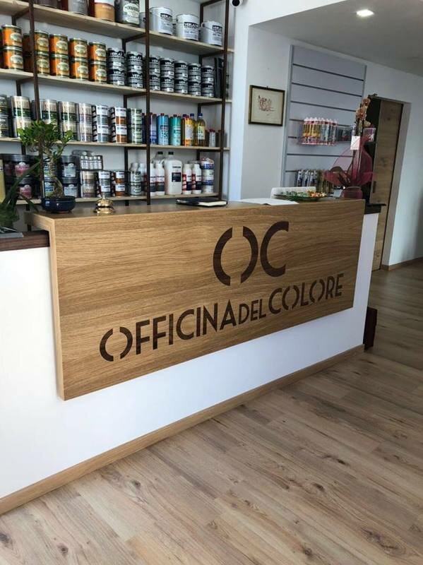 Boya ekipmanları Officina del Colore, Katanya, foto