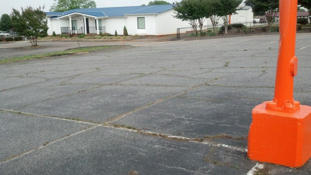 Yol ve asfalt ürünleri Bumgarner Asphalt Sealing, Kuzey Carolina Eyaleti, foto