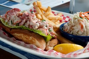 Goldenrod Restaurant Drive-In (New Hampshire, Hillsborough County, Manchester), restoran  Manchester'dan