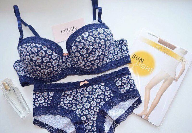 i̇ç giyim ve mayo mağazası Damskoye Schastye, Tomsk, foto