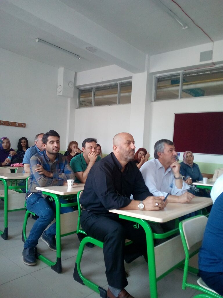 Ortaokul Hendek Anadolu İmamhatip Lisesi, Hendek, foto