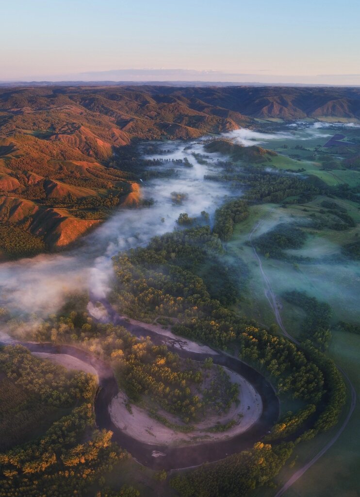 Dağ zirvesi Гора Амханай, Orenburgskaya oblastı, foto