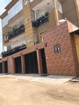 Immeuble. Numéro n: 32 rue Kinkala (Brazzaville, Commune de Ouenzé, Kinkala Rue), emlak ofisi  Brazzaville'den