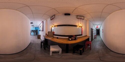Pizzacılar Kompaniya po dostavke pitstsy i sushi Adriano Pizza, Kiev, foto