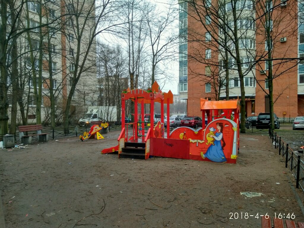 Oyun alanı Детская площадка, Saint‑Petersburg, foto