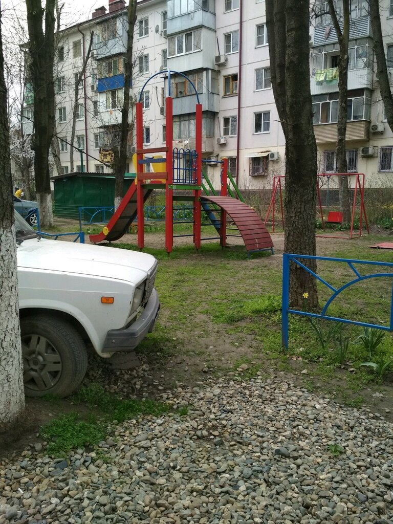 Oyun alanı Playground, Krasnodar, foto