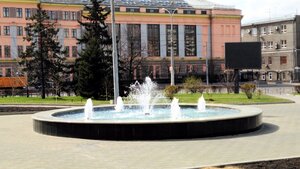 Fountain (Irkutsk, Tikhvin Square), çeşme  Irkutsk'tan