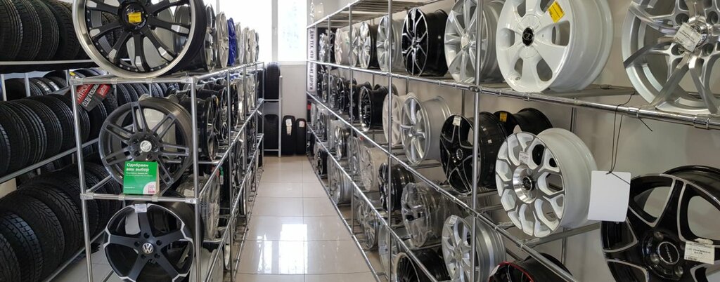 Jant ve lastikçiler Tires and wheels, Anapa, foto