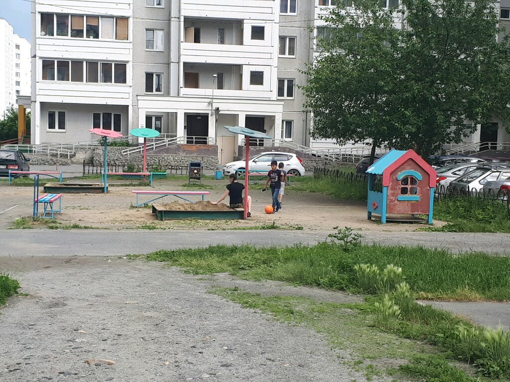 Oyun alanı Playground, Yekaterinburg, foto