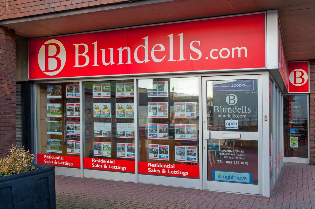 Arazi dizisi Blundells Sales and Letting Agents Chapeltown, İngiltere, foto