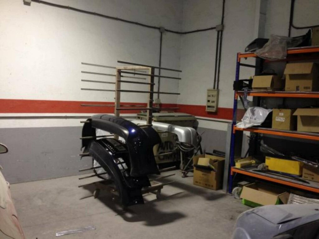 Oto kaporta Talleres Autochurriana, Endülüs, foto