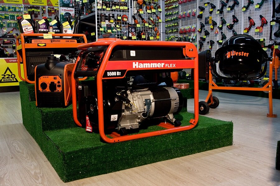 Elektrik ve benzinle çalışan aletler 220 Volt, Vidnoye, foto