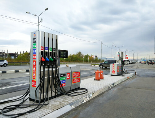 Benzin istasyonu ArmRos, Sakhalinsk, foto