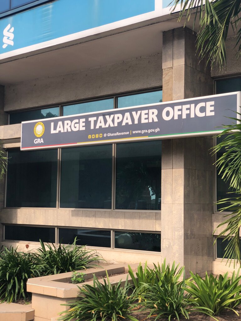 Vergi daireleri Large Taxpayer Office, Akra, foto