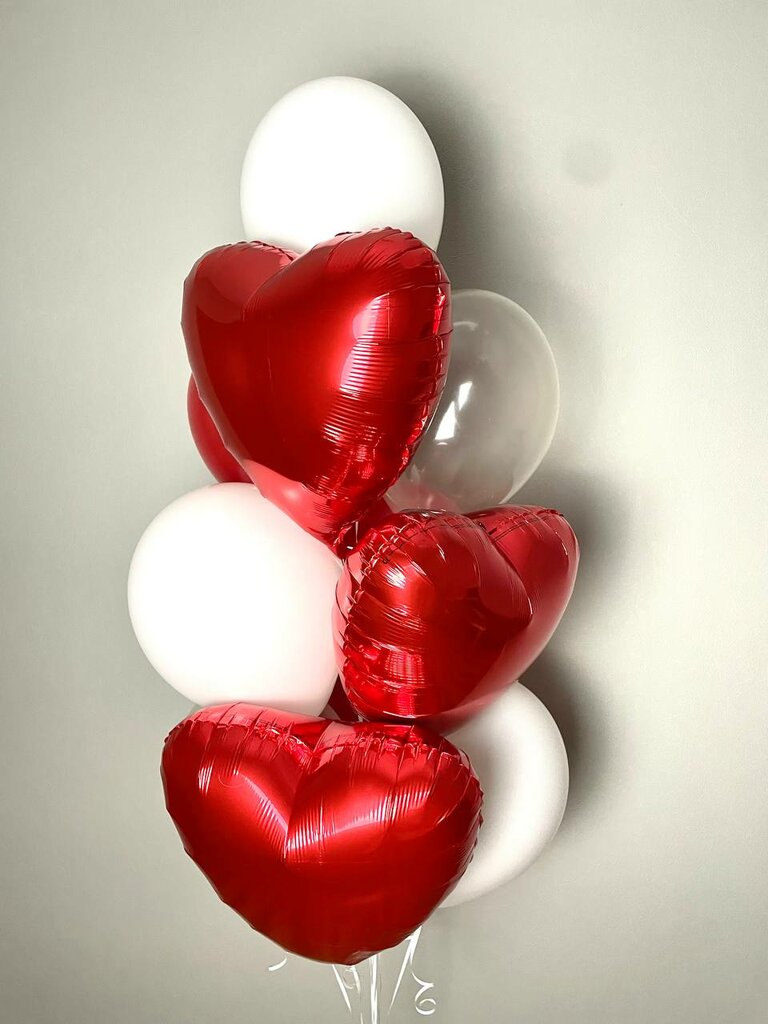 Kutlama ürünleri Red shar, Novosibirsk, foto