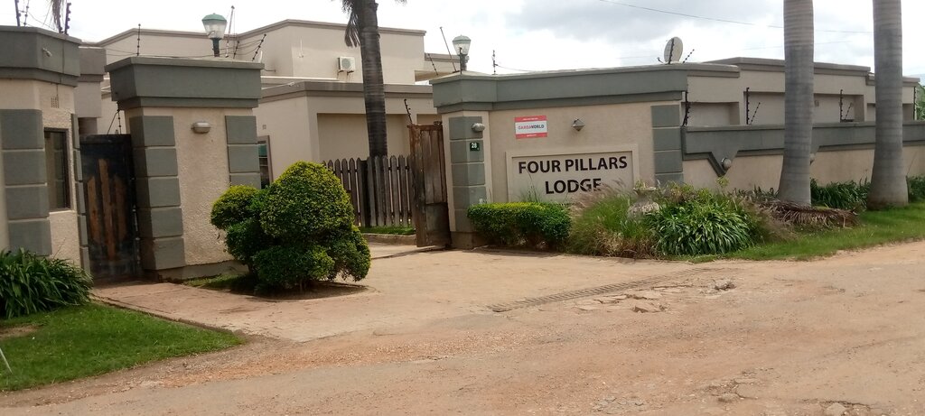 Otel Four Pillars Lodge, Lusaka, foto