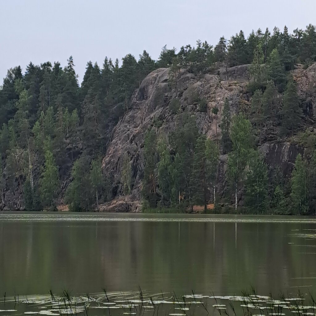 Kamp alanları Стоянка альпинистского клуба МЧС, Saint‑Petersburg ve Leningradskaya oblastı, foto