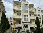Lev (улица Челюскинцев No:49/19), otel  Sevastopol'dan
