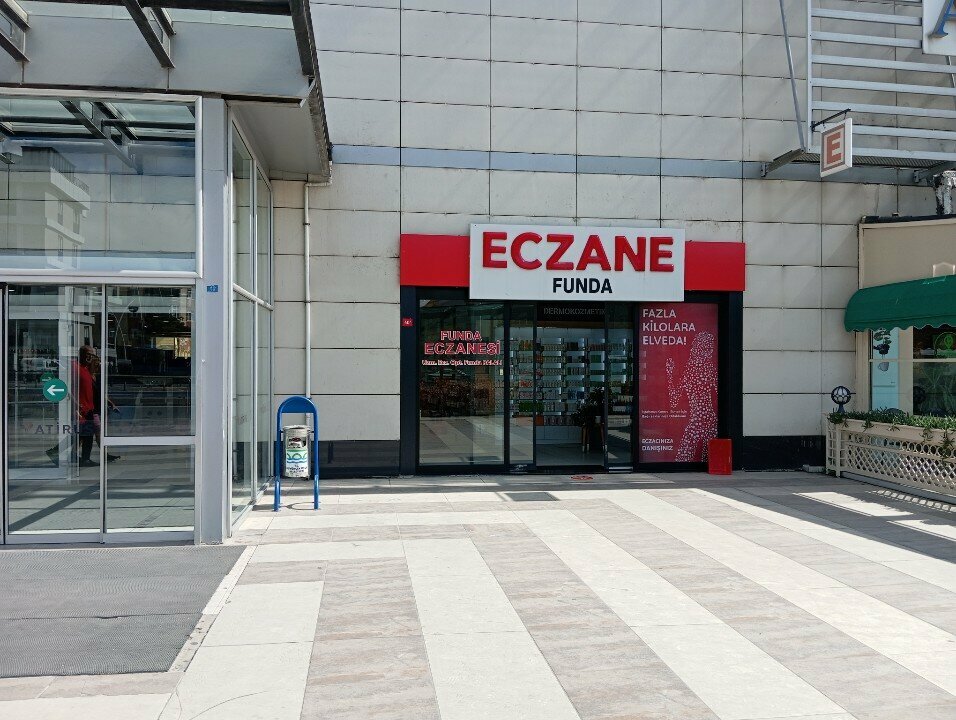 Eczaneler Funda Eczanesi, İstanbul, foto