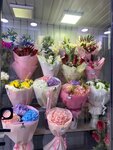 Love Flowers (Isa Akhunbayev Street No:96/1), çiçek pazarı  Bişkek'ten