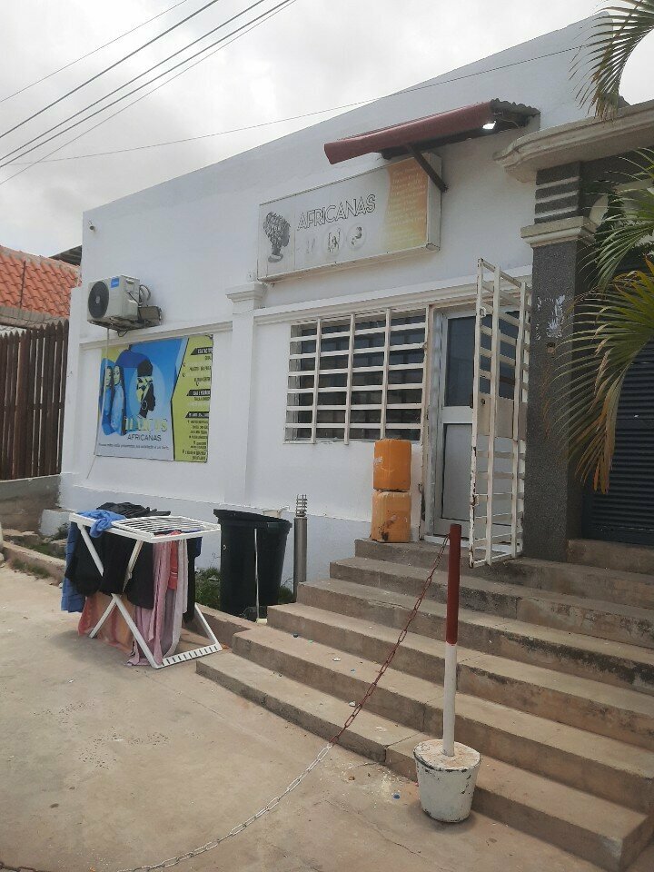 Güzellik salonu Salão De Francas Africanas, Loanda, foto