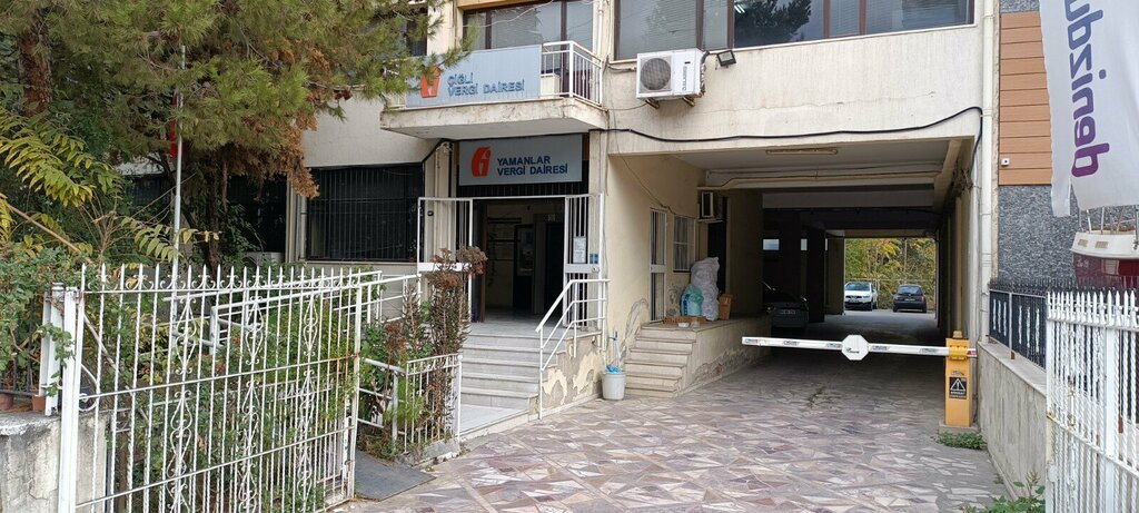 Vergi daireleri Yamanlar Vergi Dairesi, İzmir, foto