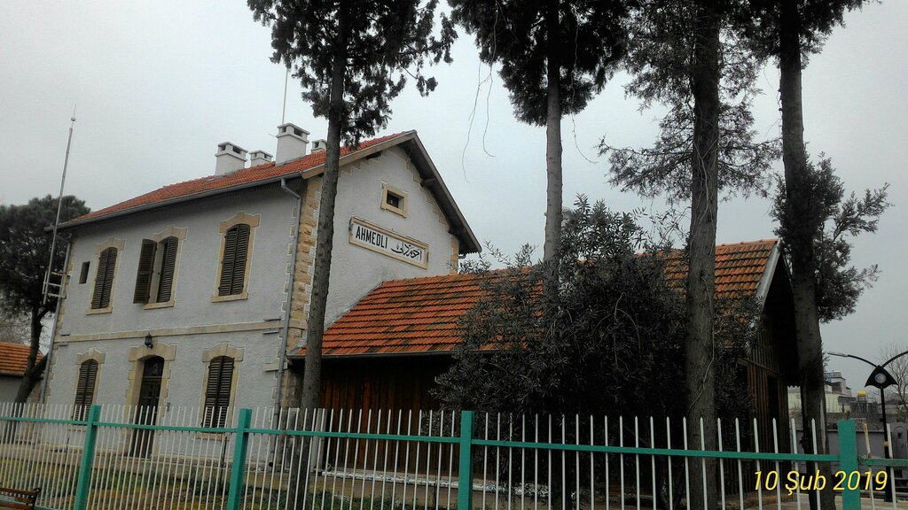 Tren istasyonu Ahmetli Tren İstasyonu, Ahmetli, foto