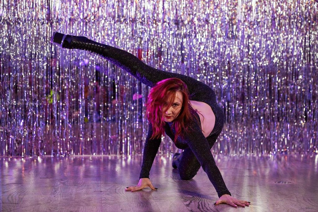 Dans okulları Танцы Рената Шанта, Novosibirsk, foto