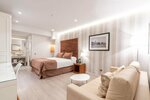 Serennia Fira Gran Vía Exclusive Rooms (Comunidad Autònoma de Cataluña, Provincia de Barcelona, municipio de Hospitalet de Llobregat, Ciudad de Hospitalet de Llobregat, Carrer Buenos Aires), otel  Katalonya'dan