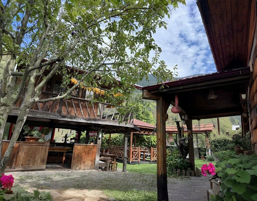 Restoran Bir Asır Kahvaltı Evi, Maçka, foto