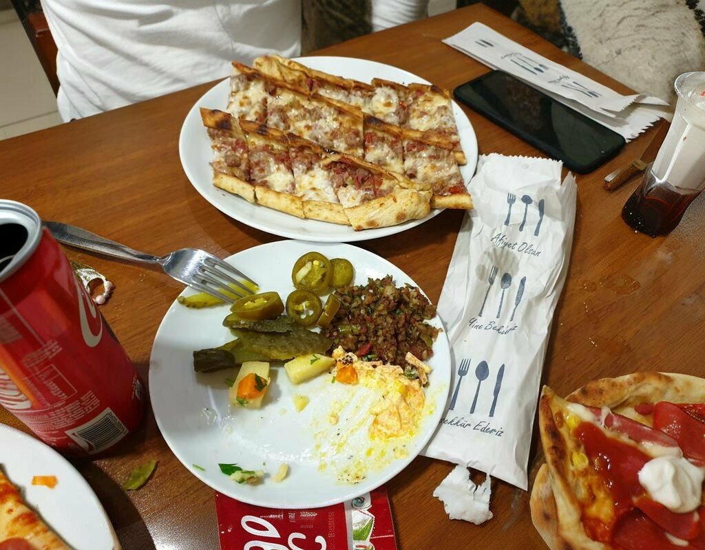 Restoran Nazilli Pide Kebap Salonu, Dikili, foto
