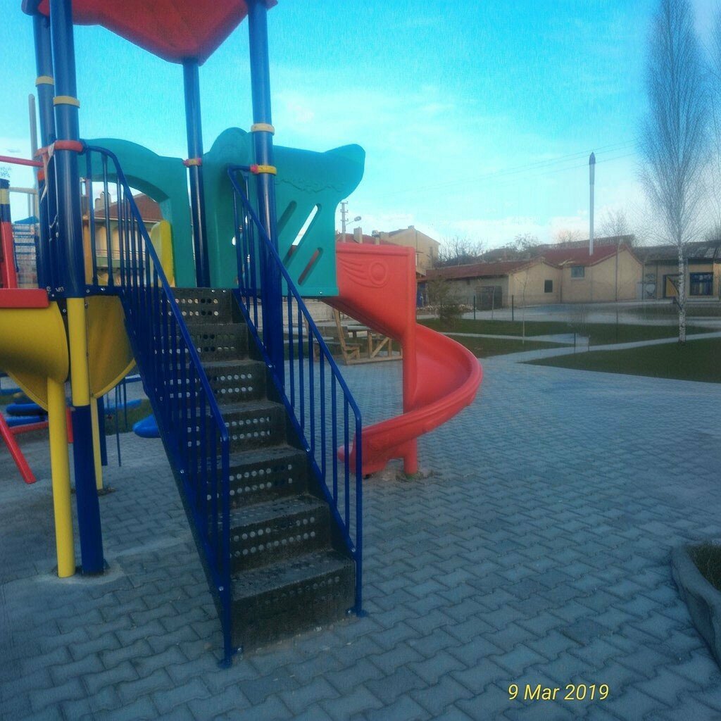 Kültür ve eğlence parkları Şht. P. Onb. Cumali Sarıtaş Parkı, Emirdağ, foto