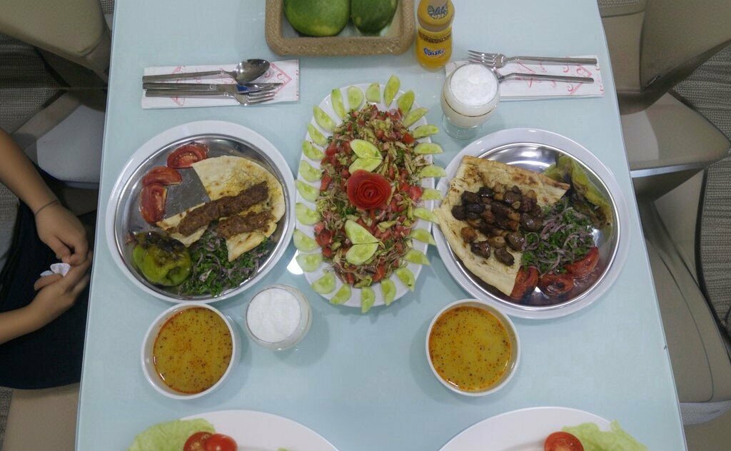Kafe Saklıbahçe Ocakbaşı Cafe Restaurant, Besni, foto