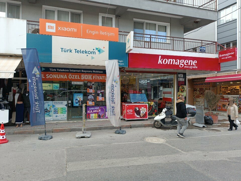 Cep telefonu ve aksesuarları satış mağazaları Engin İletişim, İzmir, foto