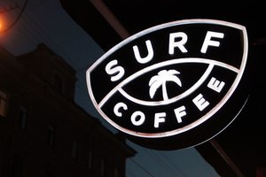 Surf Coffee X Lips (Dmitriya Ulyanova Street No:4к1), kahve dükkanları  Moskova'dan