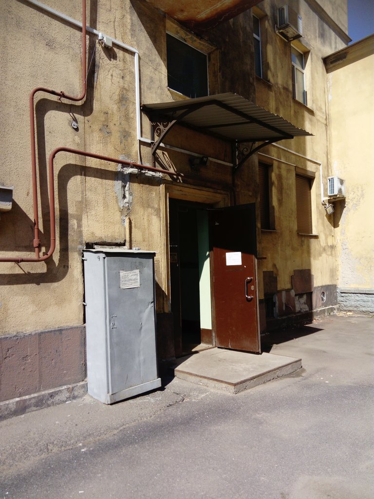 Bina, site yönetimi Tovarishchestvo Sobstvennikov Zhilya Savushkina D 32-a, Saint‑Petersburg, foto