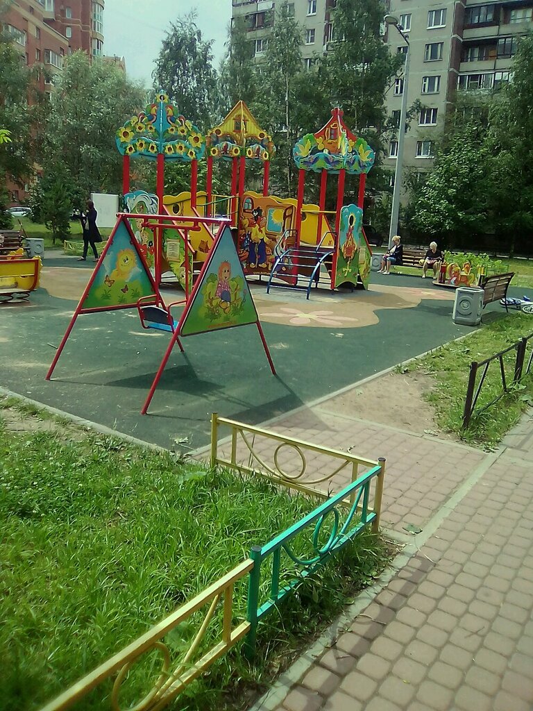 Oyun alanı Playground, Saint‑Petersburg, foto
