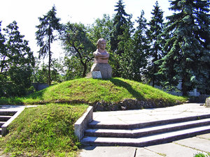 И.П. Мартос (Chernihivska Region, Prylukskiy District, Ichnia, Vokzalna vulytsia), anıt, heykel  Ichnya'dan
