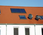 Maassen Dach - Wand - Abdichtung - Solartechnik (Kronenstraße No:44, Düsseldorf), çatı ve çatı materyalleri  Düsseldorf'tan