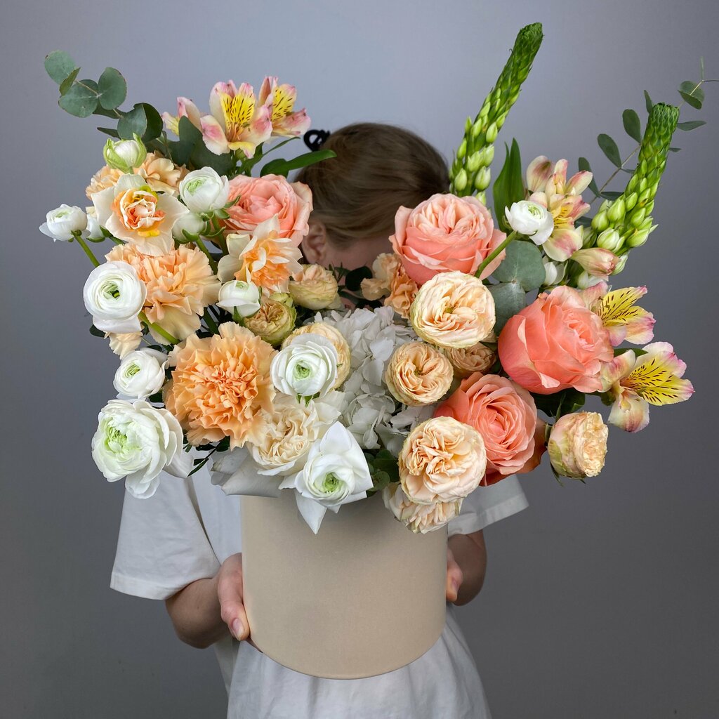 Çiçek teslimatı Sépale stüdyosu, Soçi, foto