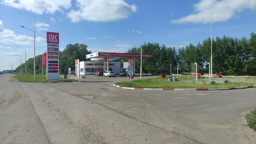 Benzin istasyonu Lukojl, Başkurdistan, foto