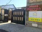 House Hostel (Karabayev Street No:49), otel  Osh'tan