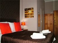 The Chesterfield Guest House (England, Torbay, Torquay, Belgrave Road), otel  Torquay'den